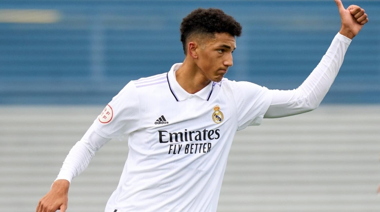 Interés del Getafe en Álvaro Rodríguez, promesa del...